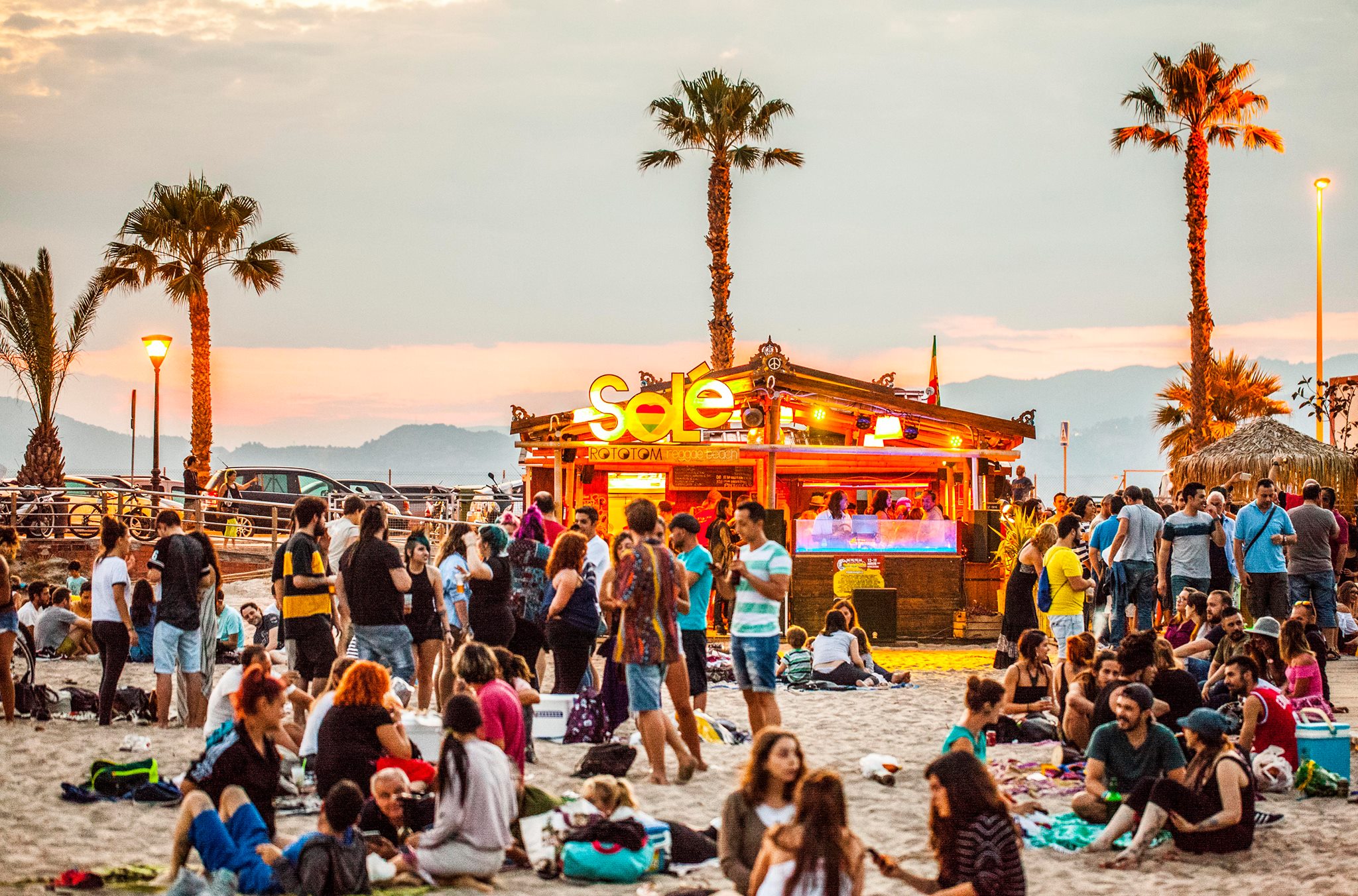 Las 10 playas para salir de fiesta en España - Destu - Descuentos para ...